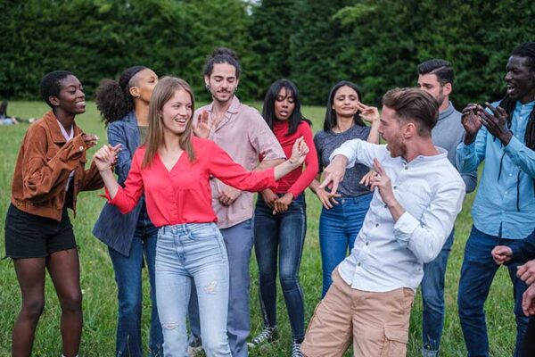 Corporate Team Building Activities: Improve Performance with Improv ...